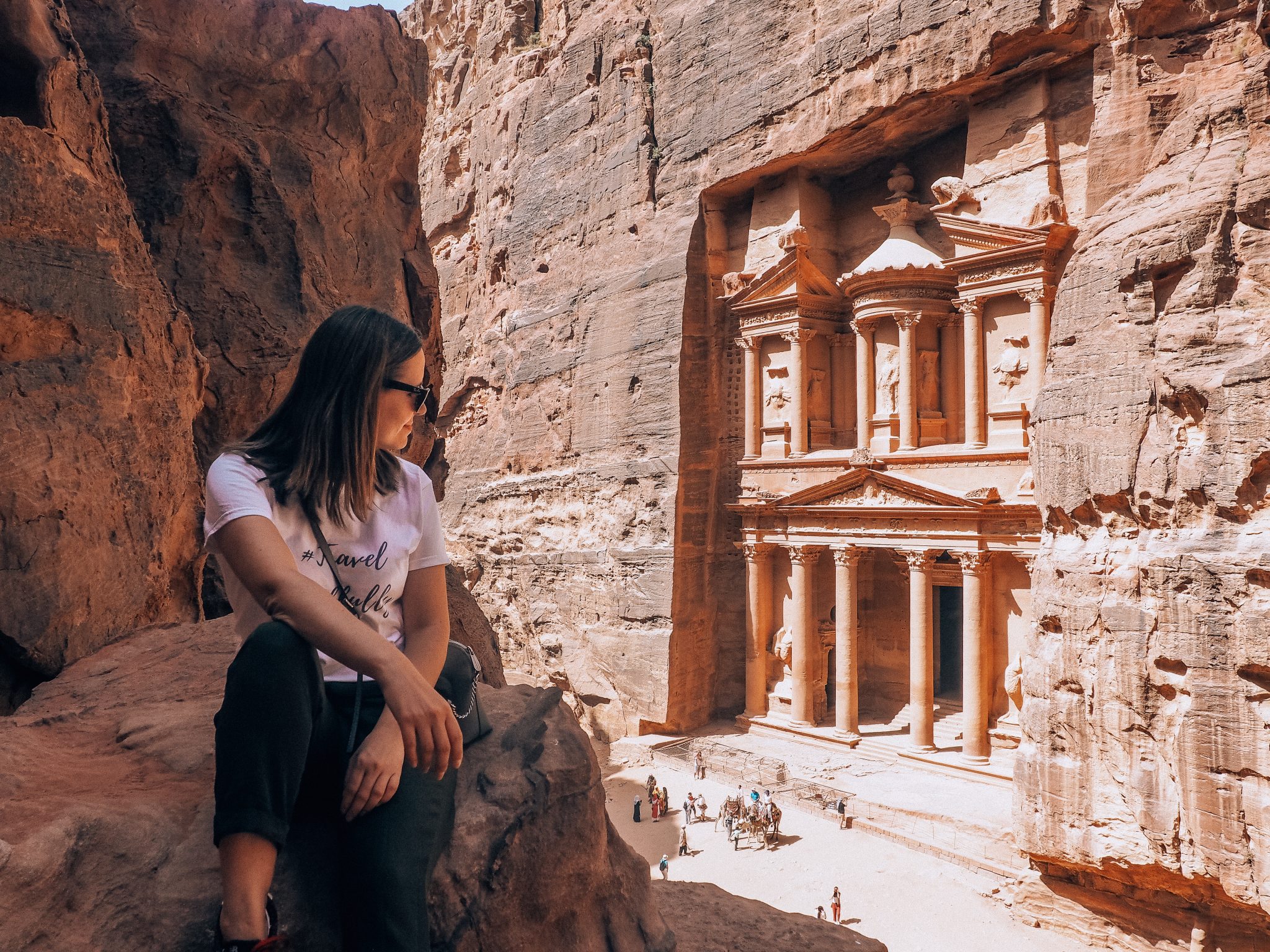A complete guide to visiting Petra in Jordan. - Postcards From The World