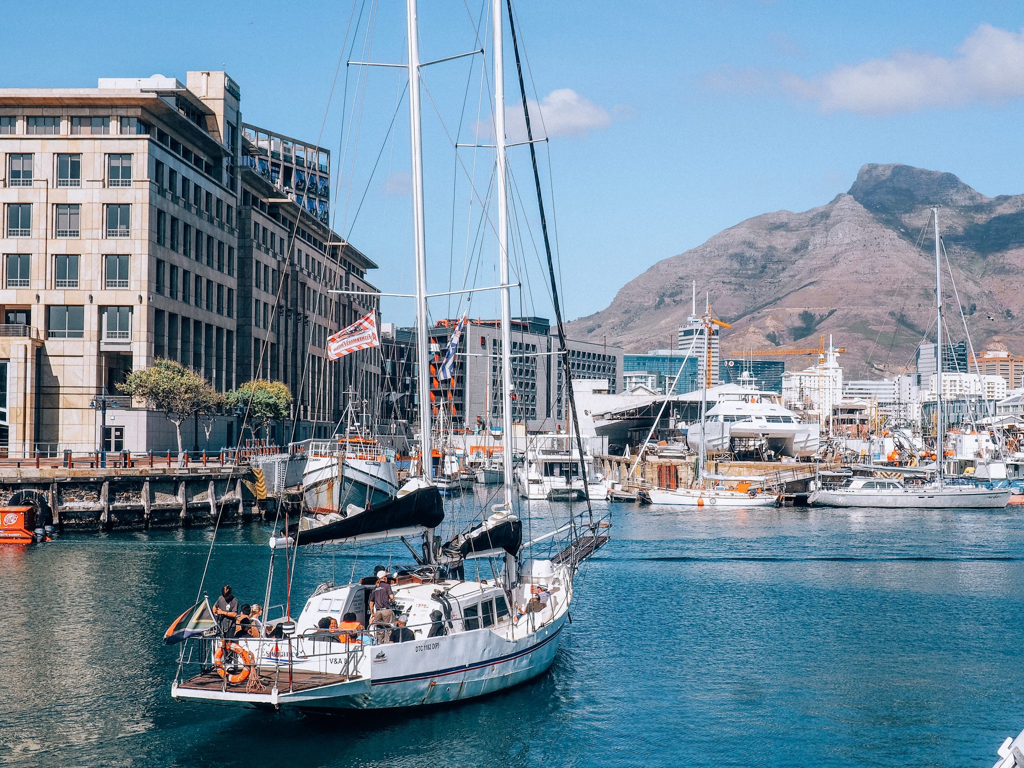 5 best non-popular city walks without the internet: GPSmycity to the ...